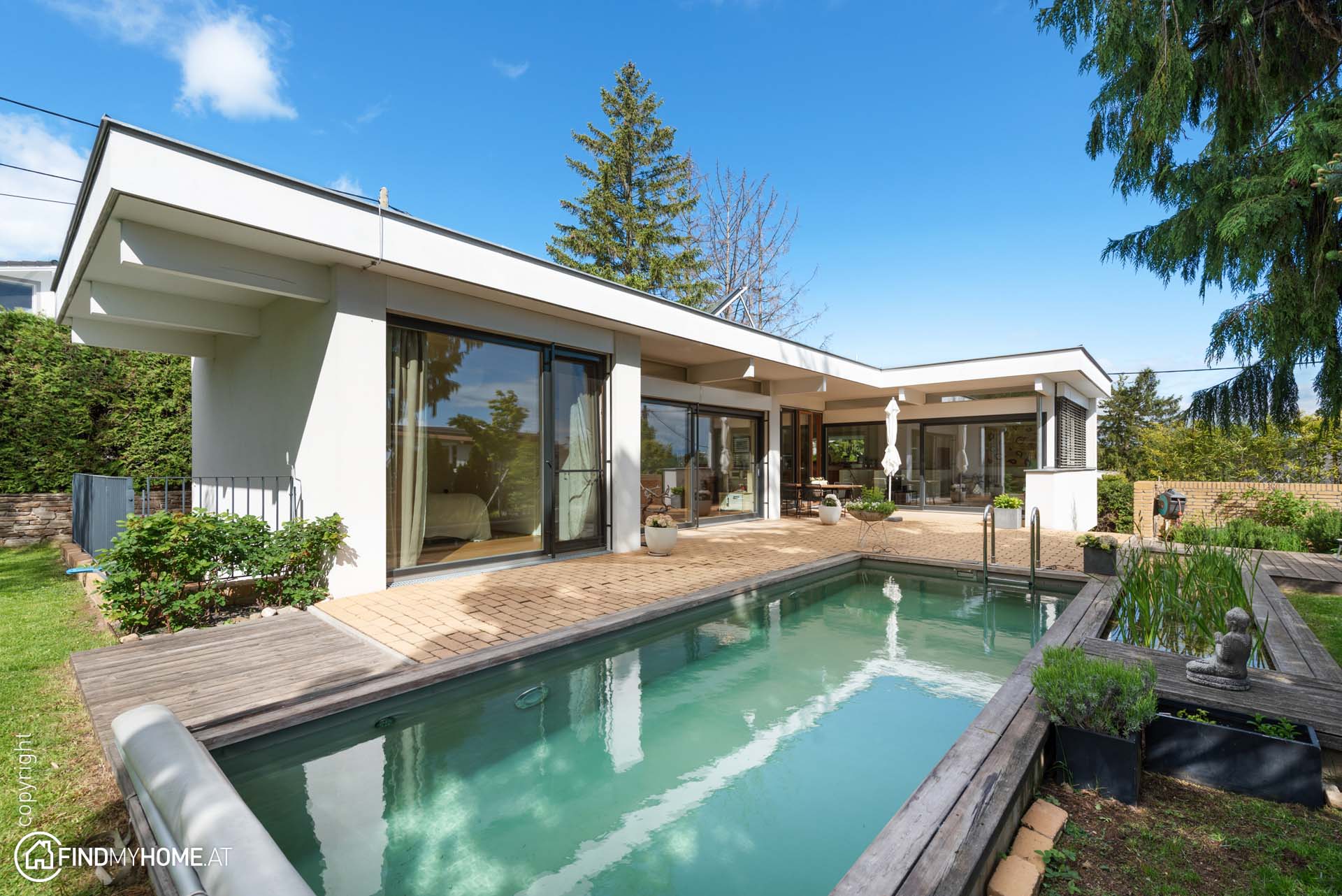 Absolute Rarität – Einfamilienhaus mit Pool